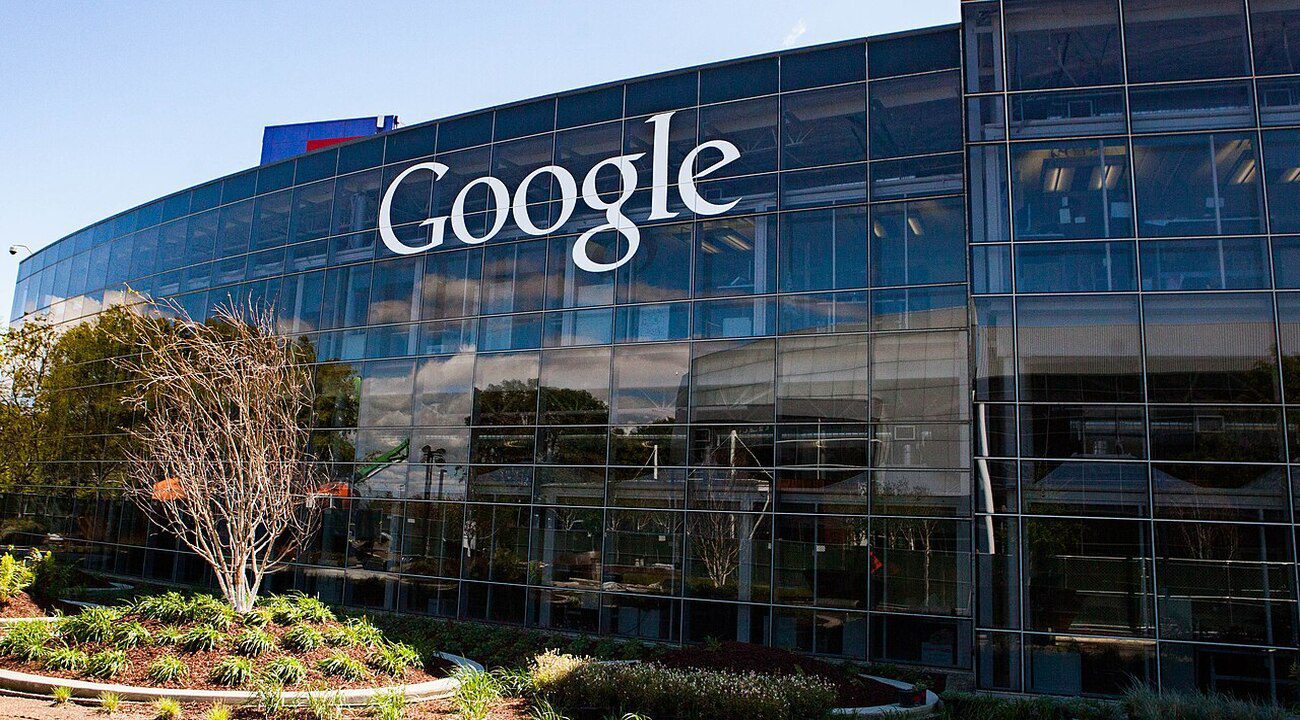 Google, l'UE indaga sulla politica che penalizza gli editori online